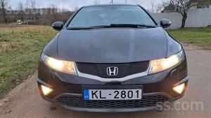 Black Honda Civic 2007 in Daugavpils, with an engine capacity of 2.20 L and mileage of 240 thousand km for 1700 €, photo 2 on AUTOMOTO.COM.LV