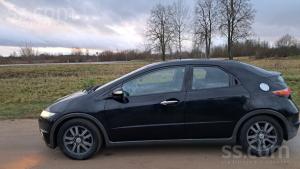 Black Honda Civic 2007 in Daugavpils, with an engine capacity of 2.20 L and mileage of 240 thousand km for 1700 €, photo 9 on AUTOMOTO.COM.LV
