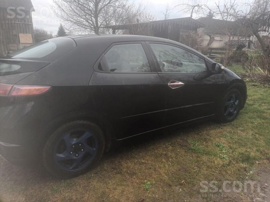 Black Honda Civic 2007 in Talsi, with an engine capacity of 2.20 L and mileage of 0 thousand km for 2500 €, photo 1 on AUTOMOTO.COM.LV