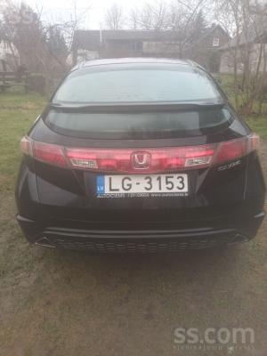 Black Honda Civic 2007 in Talsi, with an engine capacity of 2.20 L and mileage of 0 thousand km for 2500 €, photo 2 on AUTOMOTO.COM.LV