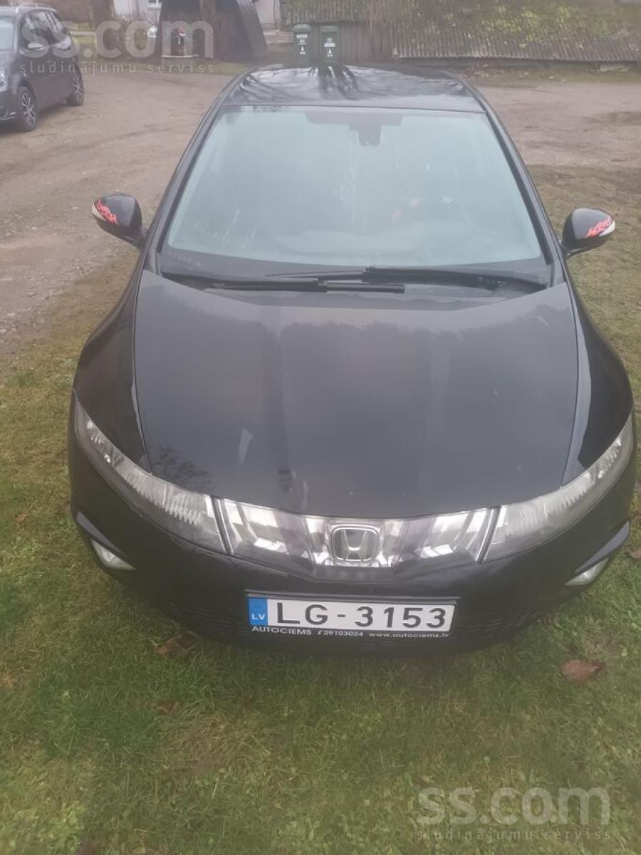 Black Honda Civic 2007 in Talsi, with an engine capacity of 2.20 L and mileage of 0 thousand km for 2500 €, photo 3 on AUTOMOTO.COM.LV