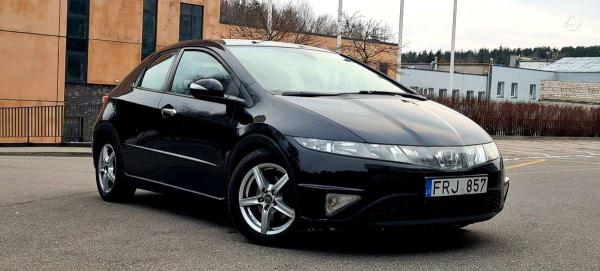 Black Honda Civic 2007 in Vilnius, with an engine capacity of 2.20 L and mileage of 287 thousand km for 2250 €, photo 1 on AUTOMOTO.COM.LV