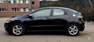 Black Honda Civic 2007 in Vilnius, with an engine capacity of 2.20 L and mileage of 287 thousand km for 2250 €, photo 6 on AUTOMOTO.COM.LV