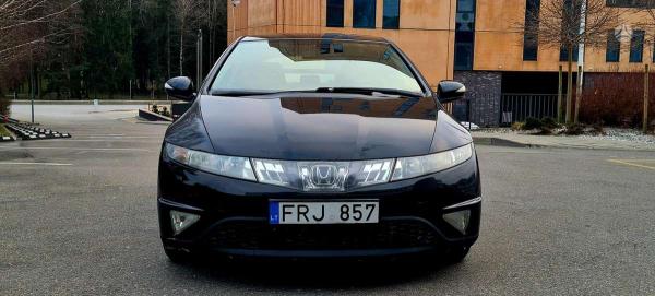 Black Honda Civic 2007 in Vilnius, with an engine capacity of 2.20 L and mileage of 287 thousand km for 2250 €, photo 7 on AUTOMOTO.COM.LV