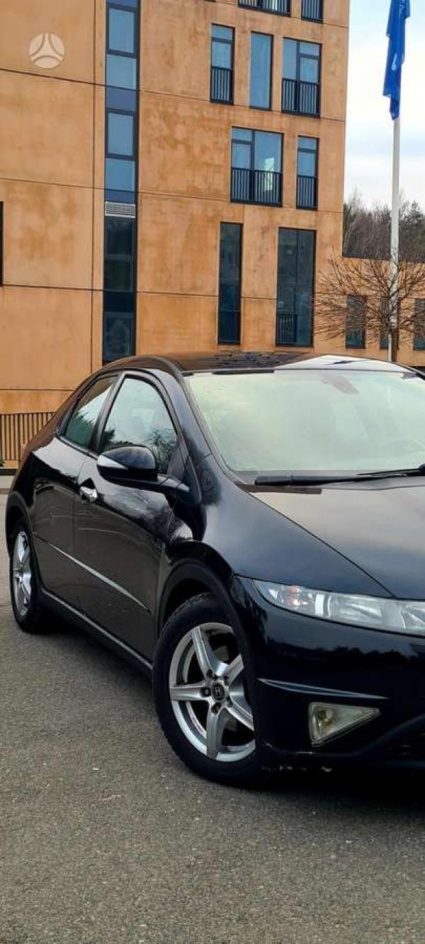 Black Honda Civic 2007 in Vilnius, with an engine capacity of 2.20 L and mileage of 287 thousand km for 2250 €, photo 10 on AUTOMOTO.COM.LV