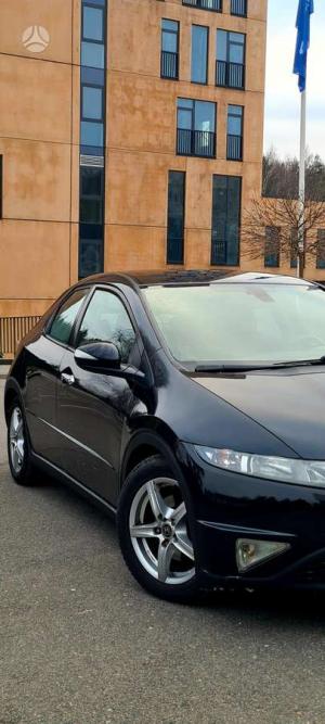 Black Honda Civic 2007 in Vilnius, with an engine capacity of 2.20 L and mileage of 287 thousand km for 2250 €, photo 10 on AUTOMOTO.COM.LV