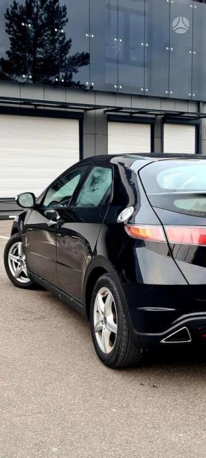 Black Honda Civic 2007 in Vilnius, with an engine capacity of 2.20 L and mileage of 287 thousand km for 2250 €, photo 12 on AUTOMOTO.COM.LV