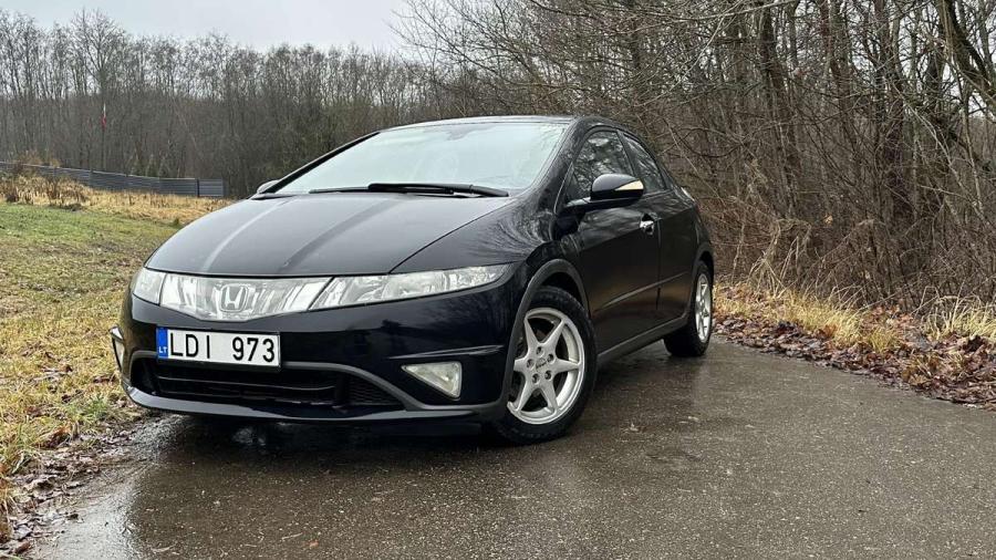 Melns Honda Civic 2007 Šauļi, ar dzinēja tilpumu 2.20 L un nobraukumu 354 tūkst. km par 1800 €, foto 1 vietnē AUTOMOTO.COM.LV