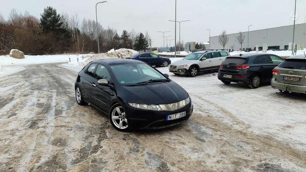 Black Honda Civic 2007 in Vilnius, with an engine capacity of 2.20 L and mileage of 333 thousand km for 999 €, photo 1 on AUTOMOTO.COM.LV