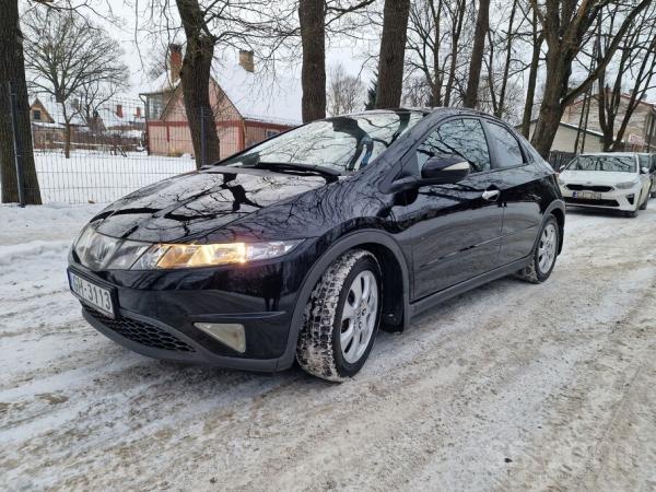 Melns Honda Civic 2007 Rīga, ar dzinēja tilpumu 1.80 L un nobraukumu 182 tūkst. km par 2900 €, foto 1 vietnē AUTOMOTO.COM.LV