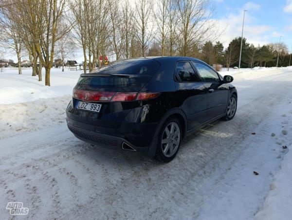 Black Honda Civic 2007 in Kretinga, with an engine capacity of 2.20 L and mileage of 288 thousand km for 2250 €, photo 4 on AUTOMOTO.COM.LV