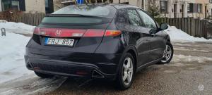 Black Honda Civic 2007 in Vilnius, with an engine capacity of 2.20 L and mileage of 287 thousand km for 2250 €, photo 3 on AUTOMOTO.COM.LV