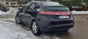 Black Honda Civic 2007 in Vilnius, with an engine capacity of 2.20 L and mileage of 287 thousand km for 2250 €, photo 4 on AUTOMOTO.COM.LV