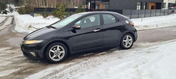 Melns Honda Civic 2007 Viļņa, ar dzinēja tilpumu 2.20 L un nobraukumu 287 tūkst. km par 2250 €, foto 6 vietnē AUTOMOTO.COM.LV