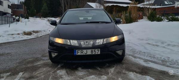 Melns Honda Civic 2007 Viļņa, ar dzinēja tilpumu 2.20 L un nobraukumu 287 tūkst. km par 2250 €, foto 7 vietnē AUTOMOTO.COM.LV