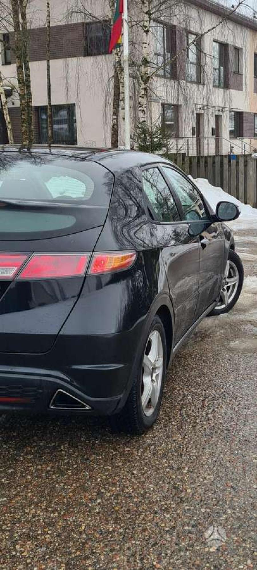 Black Honda Civic 2007 in Vilnius, with an engine capacity of 2.20 L and mileage of 287 thousand km for 2250 €, photo 11 on AUTOMOTO.COM.LV
