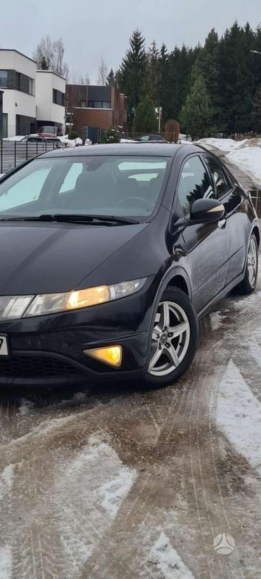 Black Honda Civic 2007 in Vilnius, with an engine capacity of 2.20 L and mileage of 287 thousand km for 2250 €, photo 12 on AUTOMOTO.COM.LV