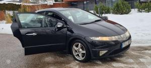 Black Honda Civic 2007 in Vilnius, with an engine capacity of 2.20 L and mileage of 287 thousand km for 2250 €, photo 16 on AUTOMOTO.COM.LV