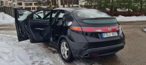 Black Honda Civic 2007 in Vilnius, with an engine capacity of 2.20 L and mileage of 287 thousand km for 2250 €, photo 20 on AUTOMOTO.COM.LV