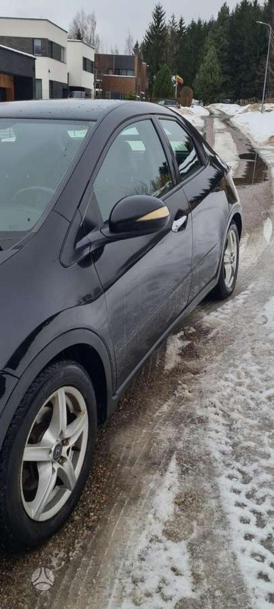 Black Honda Civic 2007 in Vilnius, with an engine capacity of 2.20 L and mileage of 287 thousand km for 2250 €, photo 23 on AUTOMOTO.COM.LV