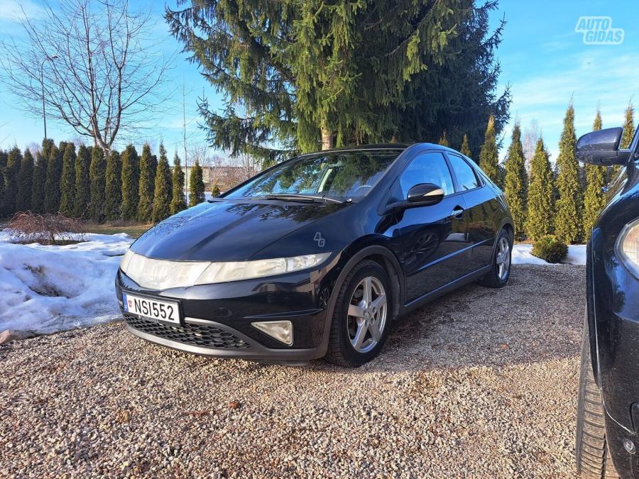 Black Honda Civic 2007 in Vilnius, with an engine capacity of 2.20 L and mileage of 246 thousand km for 2350 €, photo 1 on AUTOMOTO.COM.LV