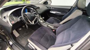 Black Honda Civic 2007 in Vilnius, with an engine capacity of 2.20 L and mileage of 308 thousand km for 1800 €, photo 11 on AUTOMOTO.COM.LV
