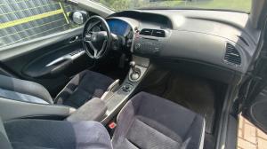 Black Honda Civic 2007 in Vilnius, with an engine capacity of 2.20 L and mileage of 308 thousand km for 1800 €, photo 18 on AUTOMOTO.COM.LV