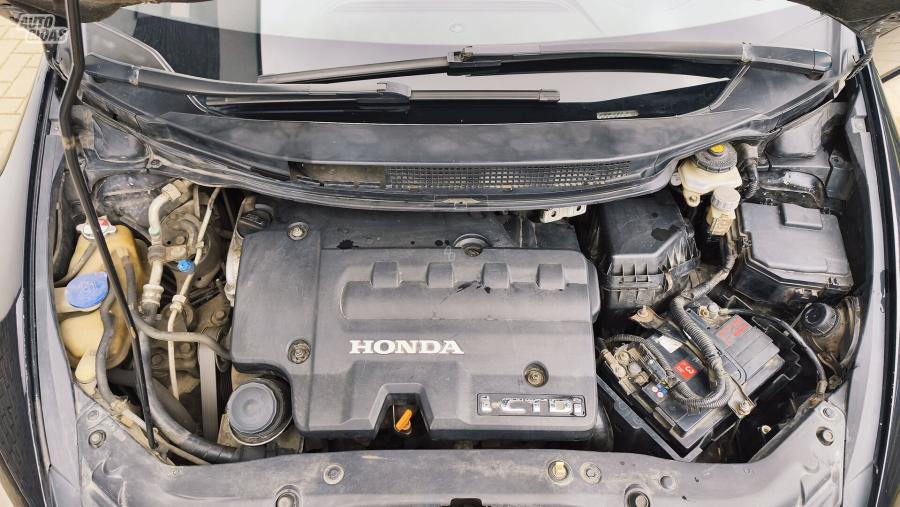 Black Honda Civic 2007 in Vilnius, with an engine capacity of 2.20 L and mileage of 308 thousand km for 1800 €, photo 23 on AUTOMOTO.COM.LV