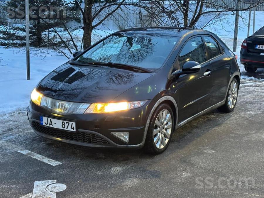Черный Хонда Цивик 2007 в Рига, объемом двигателя 1.80 л и пробегом 256 тыс. км за 1350 €, фото 4 на AUTOMOTO.COM.LV
