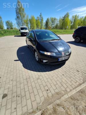 Черный Хонда Цивик 2007 в Рига, объемом двигателя 1.80 л и пробегом 240 тыс. км за 1850 €, фото 5 на AUTOMOTO.COM.LV