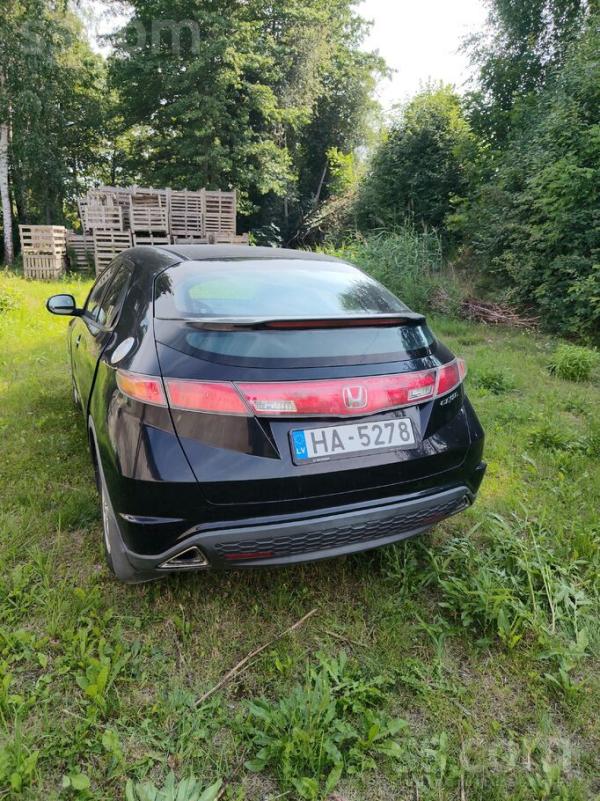 Melns Honda Civic 2007 Rīga, ar dzinēja tilpumu 1.80 L un nobraukumu 240 tūkst. km par 1750 €, foto 2 vietnē AUTOMOTO.COM.LV