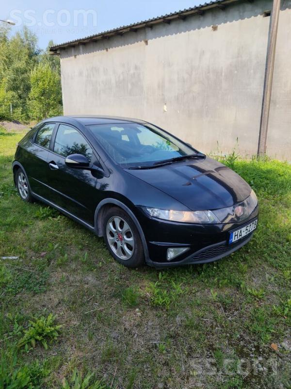 Melns Honda Civic 2007 Rīga, ar dzinēja tilpumu 1.80 L un nobraukumu 240 tūkst. km par 1750 €, foto 3 vietnē AUTOMOTO.COM.LV