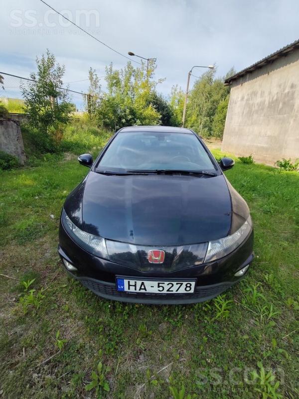 Melns Honda Civic 2007 Rīga, ar dzinēja tilpumu 1.80 L un nobraukumu 240 tūkst. km par 1750 €, foto 5 vietnē AUTOMOTO.COM.LV