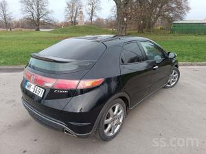 Melns Honda Civic 2007 Rīga, ar dzinēja tilpumu 2.20 L un nobraukumu 265 tūkst. km par 1950 €, foto 4 vietnē AUTOMOTO.COM.LV