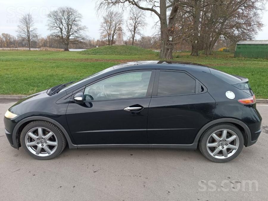 Melns Honda Civic 2007 Rīga, ar dzinēja tilpumu 2.20 L un nobraukumu 265 tūkst. km par 1950 €, foto 7 vietnē AUTOMOTO.COM.LV