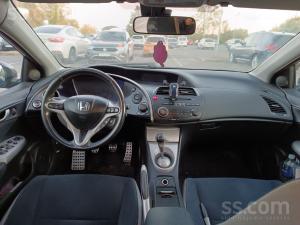 Melns Honda Civic 2007 Rīga, ar dzinēja tilpumu 2.20 L un nobraukumu 265 tūkst. km par 1950 €, foto 8 vietnē AUTOMOTO.COM.LV