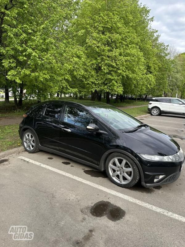 Black Honda Civic 2007 in Kaunas, with an engine capacity of 2.20 L and mileage of 330 thousand km for 1300 €, photo 2 on AUTOMOTO.COM.LV