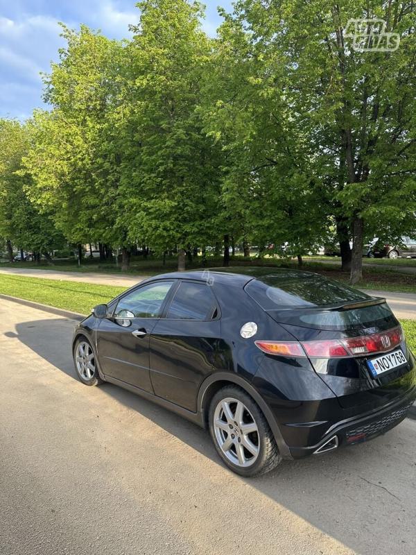Black Honda Civic 2007 in Kaunas, with an engine capacity of 2.20 L and mileage of 330 thousand km for 1300 €, photo 6 on AUTOMOTO.COM.LV