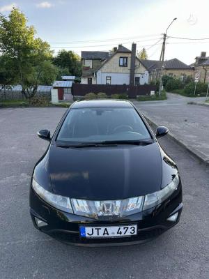 Melns Honda Civic 2007 Viļņa, ar dzinēja tilpumu 1.80 L un nobraukumu 172 tūkst. km par 2950 €, foto 3 vietnē AUTOMOTO.COM.LV