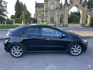 Melns Honda Civic 2007 Viļņa, ar dzinēja tilpumu 1.80 L un nobraukumu 172 tūkst. km par 2950 €, foto 5 vietnē AUTOMOTO.COM.LV