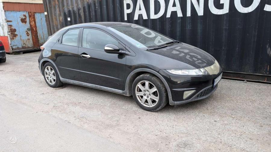 Black Honda Civic 2007 in Klaipeda, with an engine capacity of 2.20 L and mileage of 235 thousand km for 900 €, photo 1 on AUTOMOTO.COM.LV