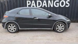 Black Honda Civic 2007 in Klaipeda, with an engine capacity of 2.20 L and mileage of 235 thousand km for 900 €, photo 3 on AUTOMOTO.COM.LV