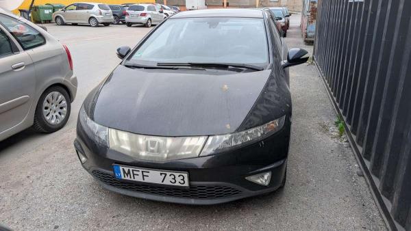 Black Honda Civic 2007 in Klaipeda, with an engine capacity of 2.20 L and mileage of 235 thousand km for 900 €, photo 6 on AUTOMOTO.COM.LV