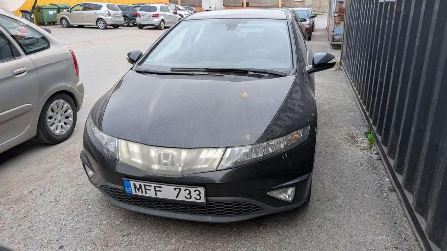 Black Honda Civic 2007 in Klaipeda, with an engine capacity of 2.20 L and mileage of 235 thousand km for 900 €, photo 7 on AUTOMOTO.COM.LV