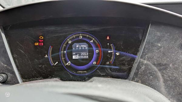 Black Honda Civic 2007 in Klaipeda, with an engine capacity of 2.20 L and mileage of 235 thousand km for 900 €, photo 10 on AUTOMOTO.COM.LV
