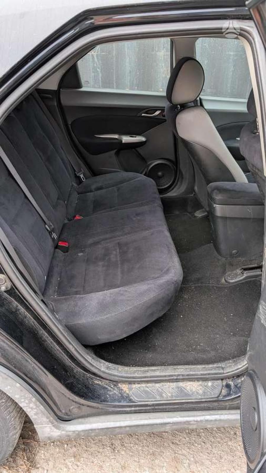 Black Honda Civic 2007 in Klaipeda, with an engine capacity of 2.20 L and mileage of 235 thousand km for 900 €, photo 12 on AUTOMOTO.COM.LV