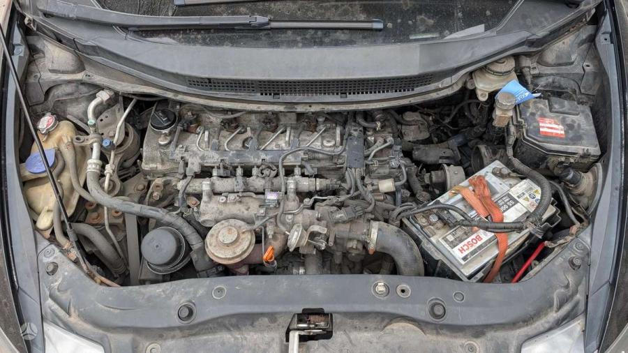 Black Honda Civic 2007 in Klaipeda, with an engine capacity of 2.20 L and mileage of 235 thousand km for 900 €, photo 15 on AUTOMOTO.COM.LV
