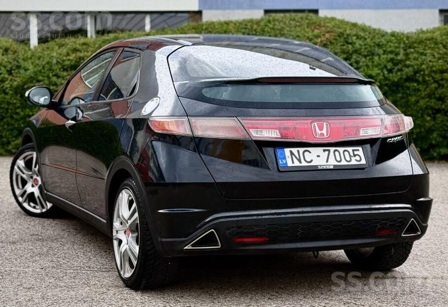 Melns Honda Civic 2007 Jelgava, ar dzinēja tilpumu 2.20 L un nobraukumu 309 tūkst. km par 1950 €, foto 6 vietnē AUTOMOTO.COM.LV