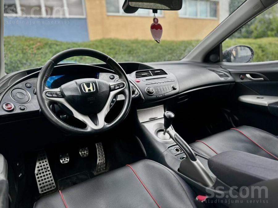 Melns Honda Civic 2007 Jelgava, ar dzinēja tilpumu 2.20 L un nobraukumu 309 tūkst. km par 1950 €, foto 14 vietnē AUTOMOTO.COM.LV