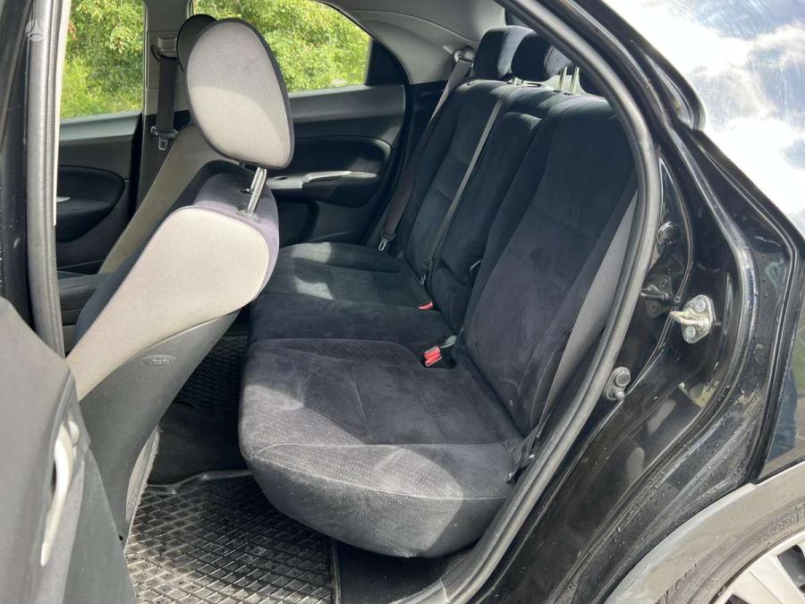 Black Honda Civic 2007 in Vilnius, with an engine capacity of 1.34 L and mileage of 236 thousand km for 2000 €, photo 7 on AUTOMOTO.COM.LV